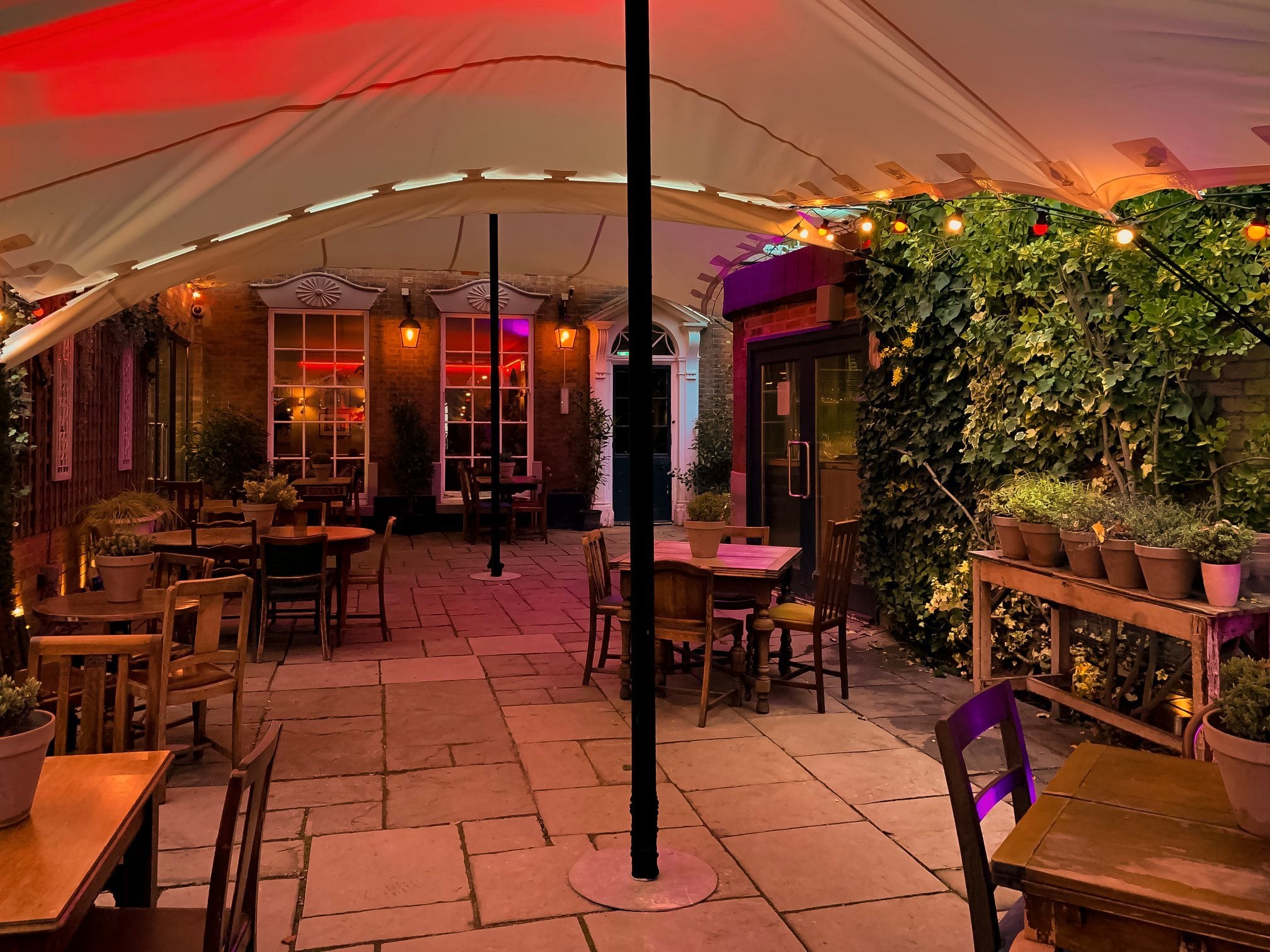The Ultimate List of Outdoor Drinking Spaces in Nottingham City Centre.