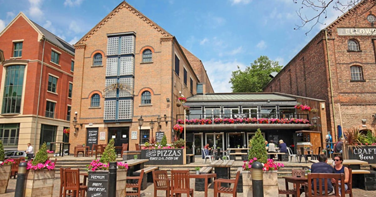 The Ultimate List of Outdoor Drinking Spaces in Nottingham City Centre.